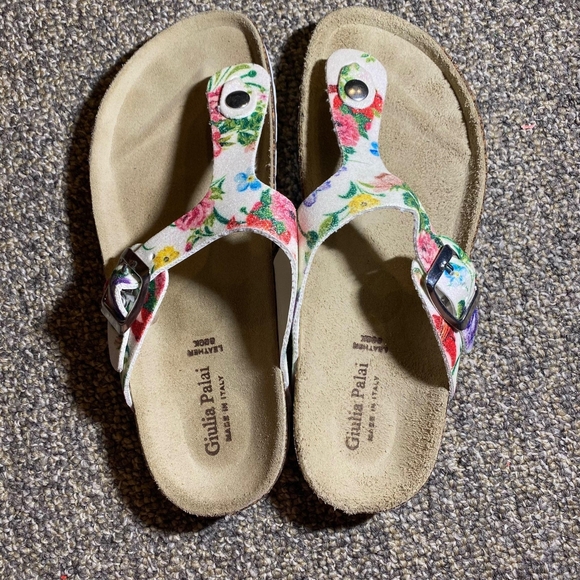 Giulia's | Shoes | Giulia Palai Leather Floral Sandals | Poshmark